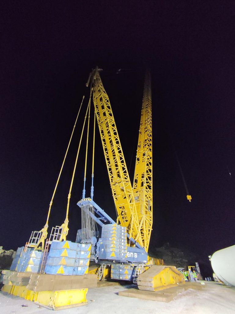 Xe cẩu bánh xích 650 tấn Liebherr LR 11000 - MC Industries