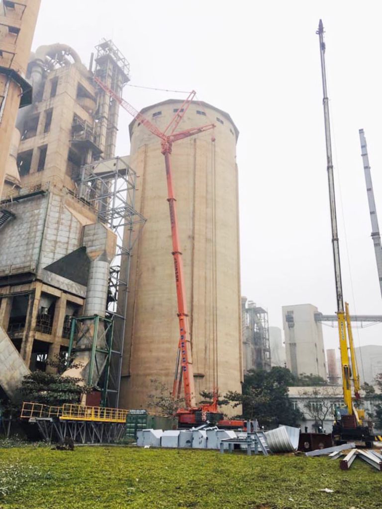 Xe cẩu bánh lốp 350 tấn Liebherr LTM1350 - MC Industries