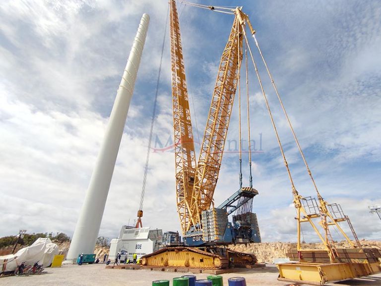 Cho thuê xe cẩu xích 650 tấn Liebherr LR11000 lắp đặt hiện gió